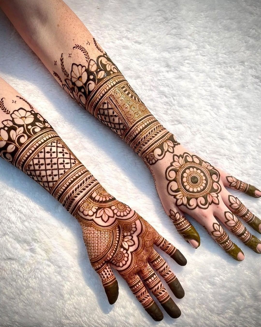 Stunning Mehndi Designs for Full Hands (October 2025)