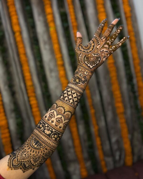 Trending Mehndi Designs for Full Hand - Wedding Photographer in Pune